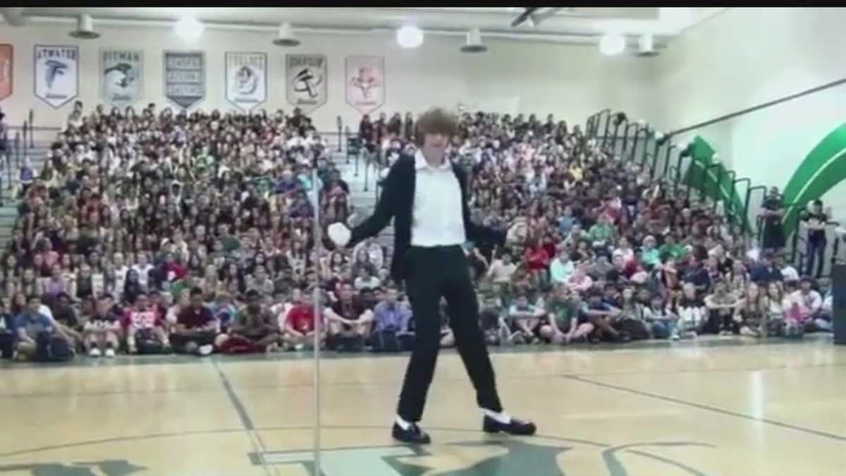 MJ impersonator crushes at high school talent show