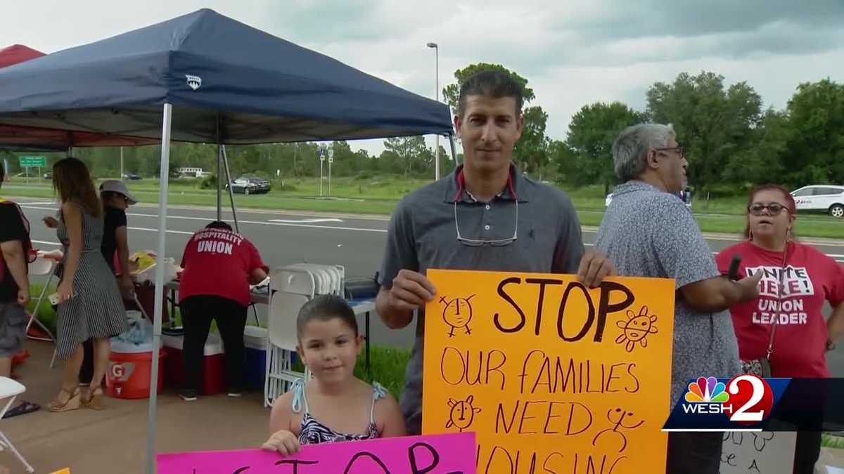 Puerto Rican families gather in tents, ask for help as assistance ...