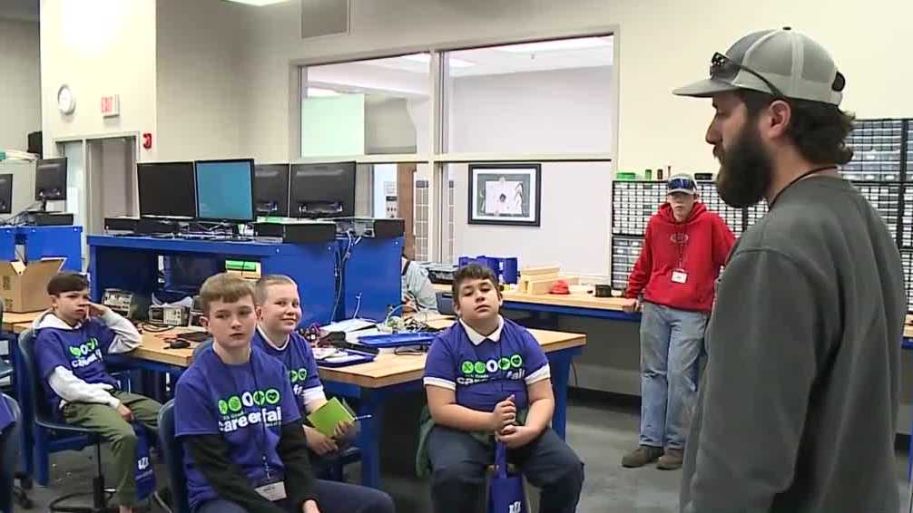 Iowa fifth graders explore different industries at career fair
