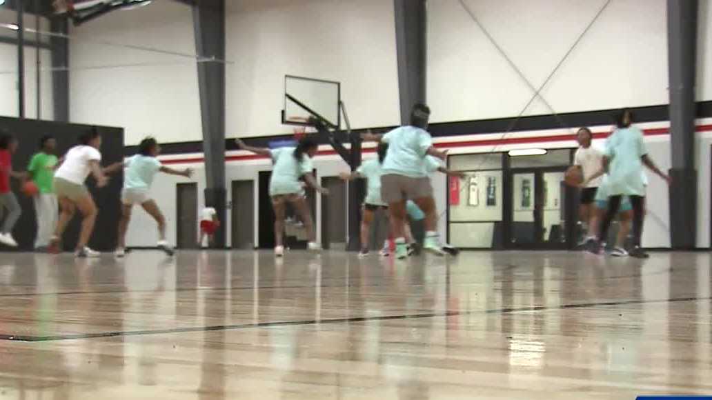 Former Cardinal Damion Lee hoping to inspire kids at basketball camp