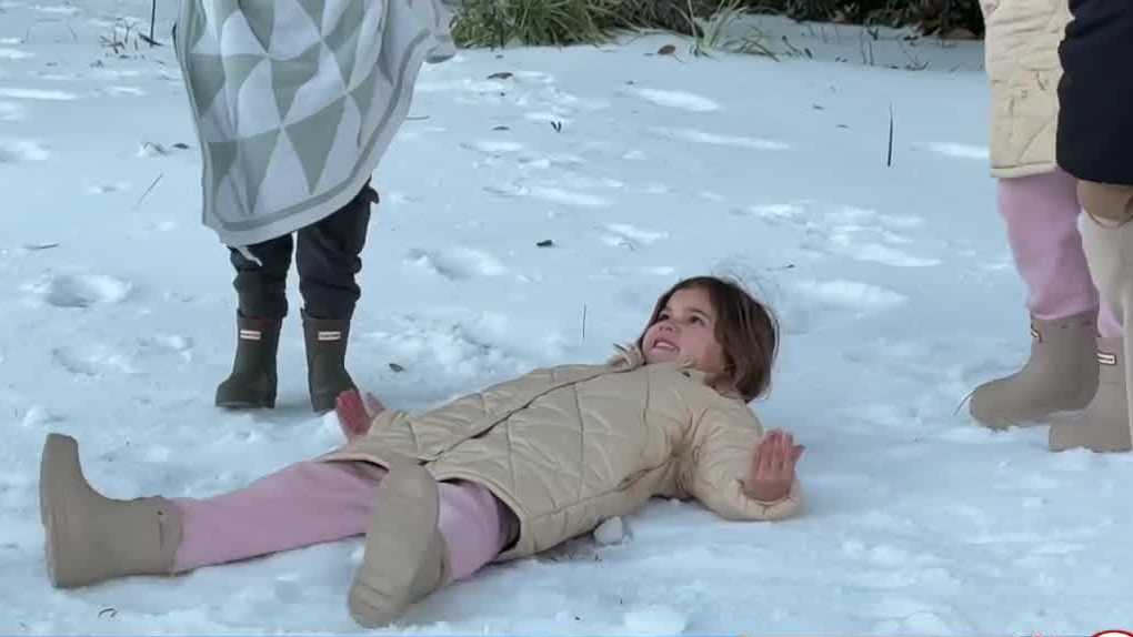 It's snowing in Florida! See photos, videos