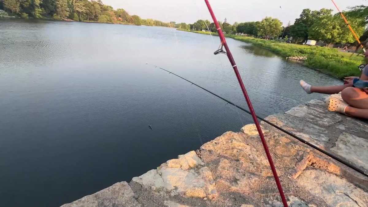 VIDEO: Police officers replace a teen's fishing pole after it got stolen