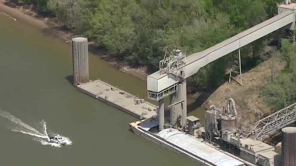 LMPD: Ohio River boat-barge crash investigation now in 'examination of ...