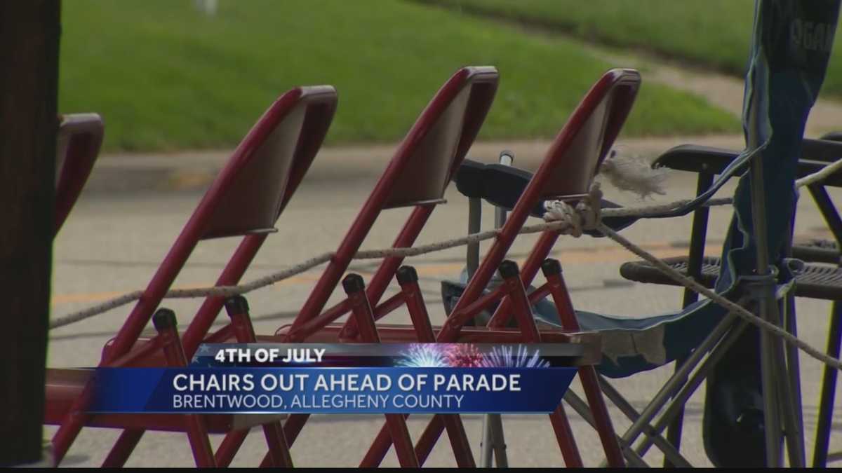 Brentwood: Chairs out ahead of parade