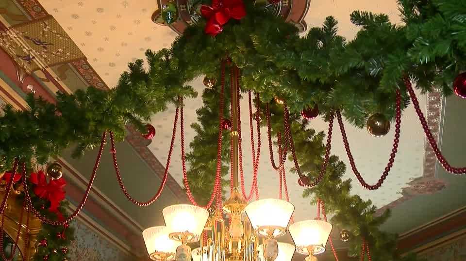 McHenry Mansion in Modesto gets into the holiday spirit