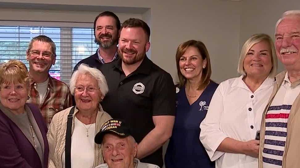 100-year-old WWII veteran honored with special toast on Hilton Head Island