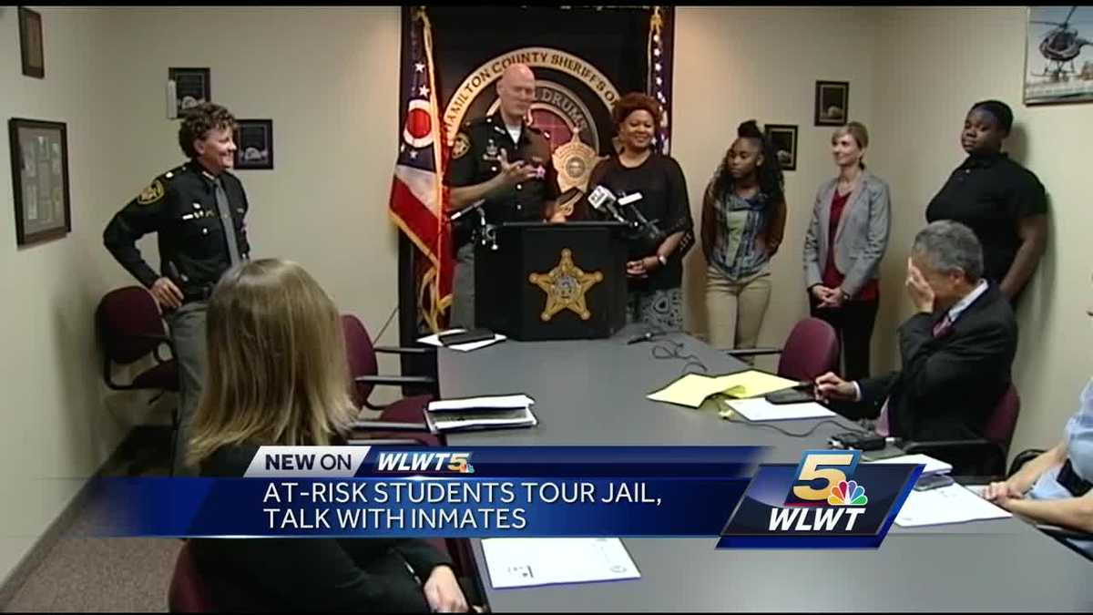 Teens tour jail, talk with inmates