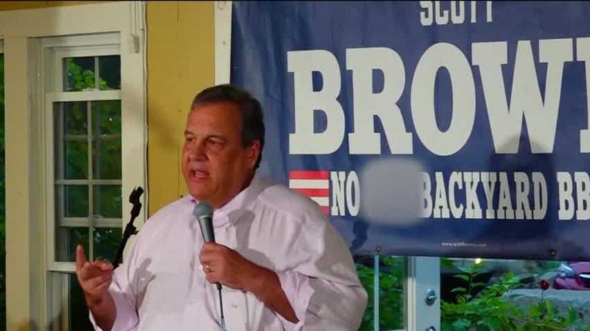 Chris Christie speaks to voters in Rye, NH