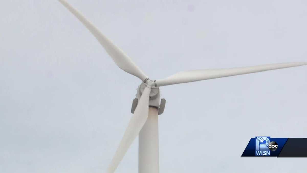 Milwaukee's only wind turbine turns 10 years old