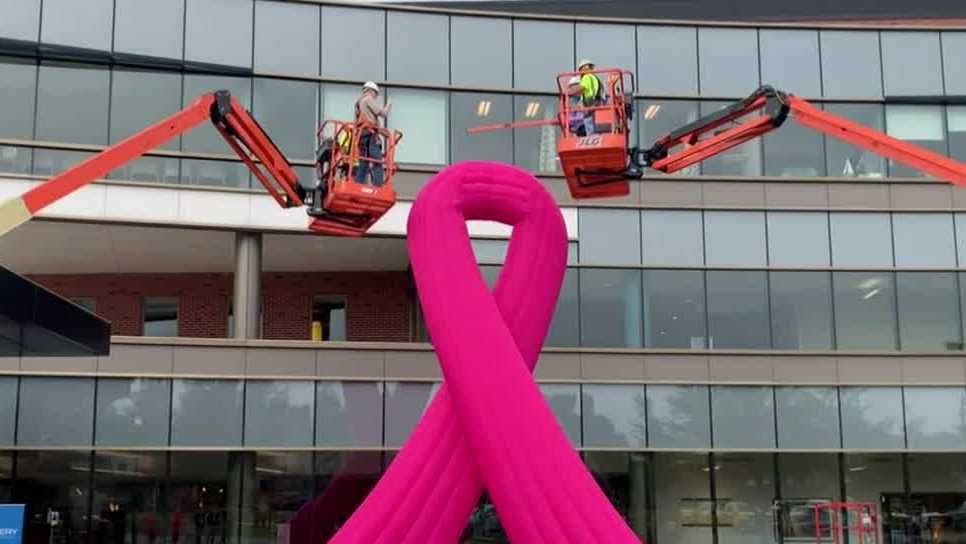 Guinness World Record: Iowa home to 'Largest Inflatable Awareness Ribbon'