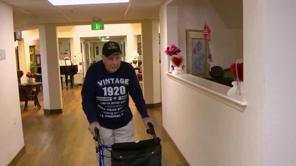 Navy vet celebrates 100th birthday in Auburn