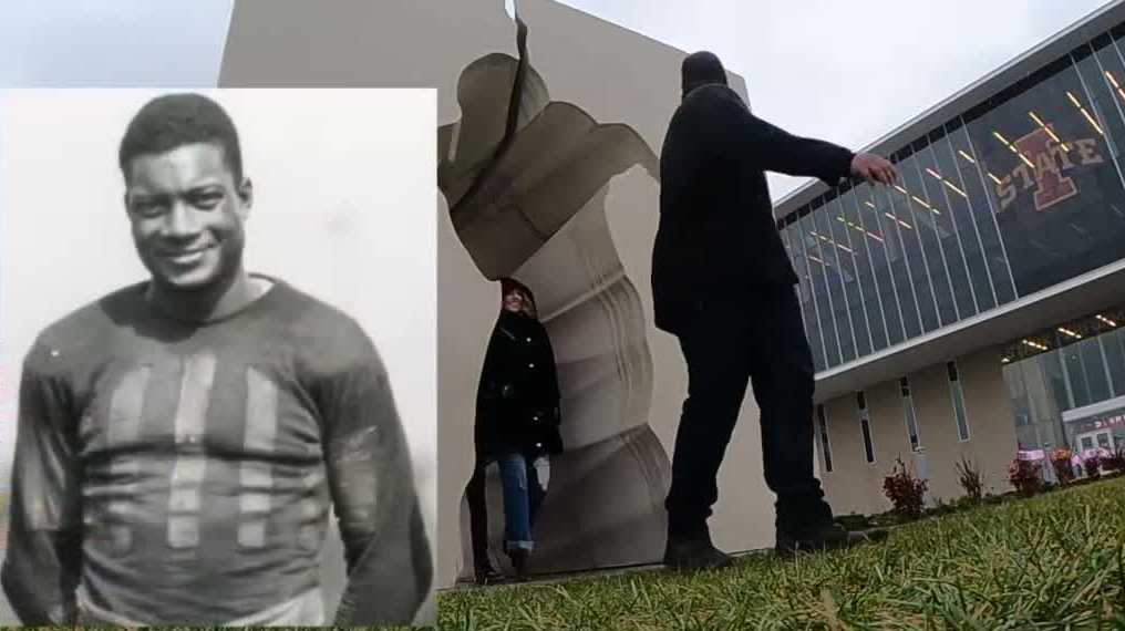 Iowa State University unveils Jack Trice interactive statue