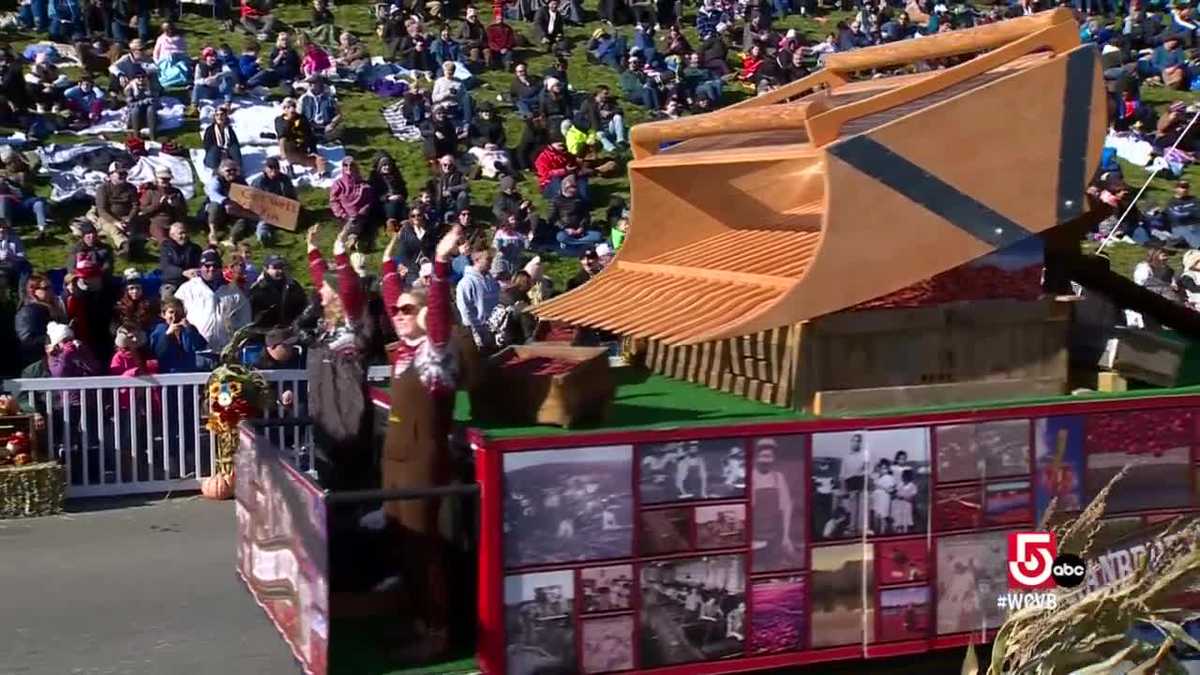 Celebrating 'Cranberry Country' in Plymouth Thanksgiving parade