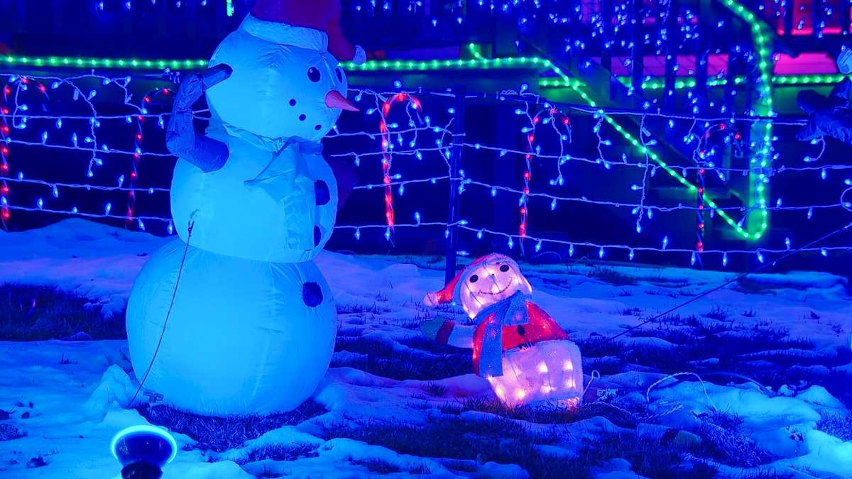 12 Days of Christmas: La Vista display features thousands of lights