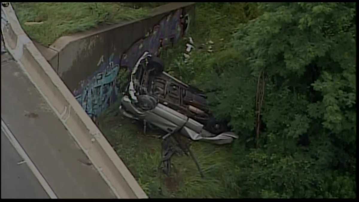 Driver dies after car goes off Pennsylvania Turnpike overpass, falls 40 ...