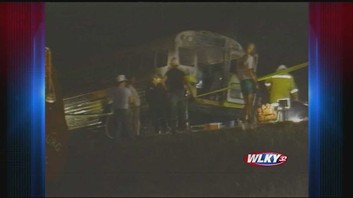 Families mark 25th anniversary of fatal bus crash
