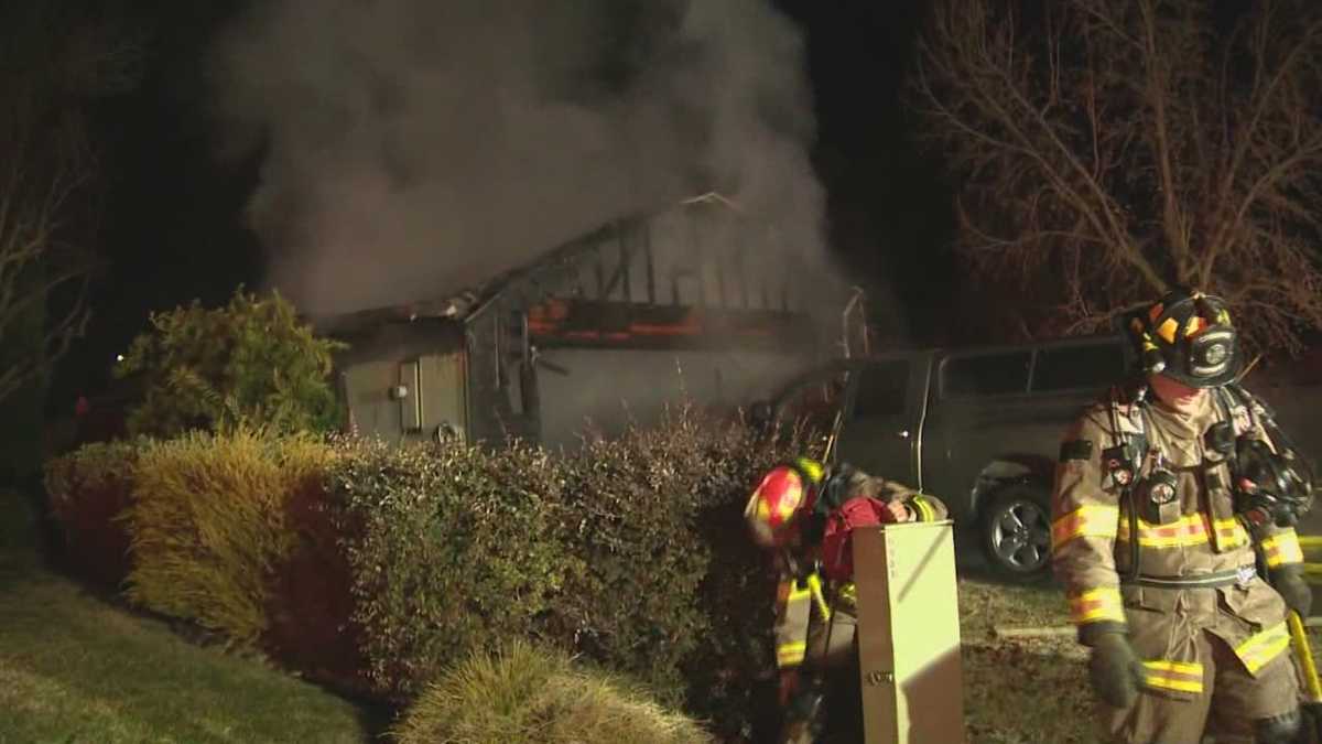 Early-morning fire destroys Elk Grove home