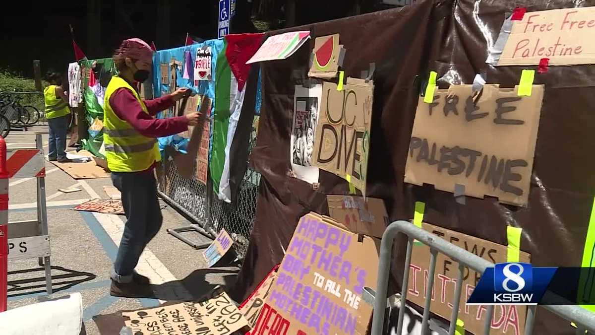 Ca. university protest remains peaceful as student negotiate