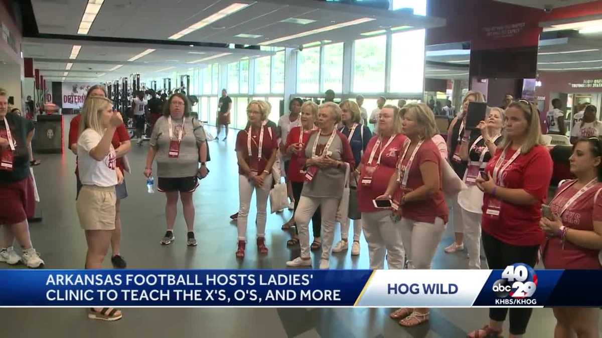 Razorback fans attended football's annual Ladies' Clinic