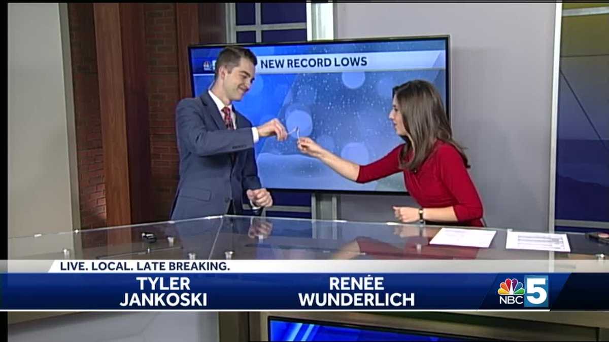 Renee Wunderlich & Tyler Jankoski break Thanksgiving wishbone