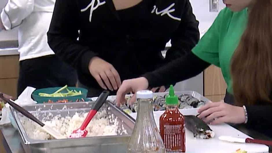Highland Middle students learn life skills in new kitchen