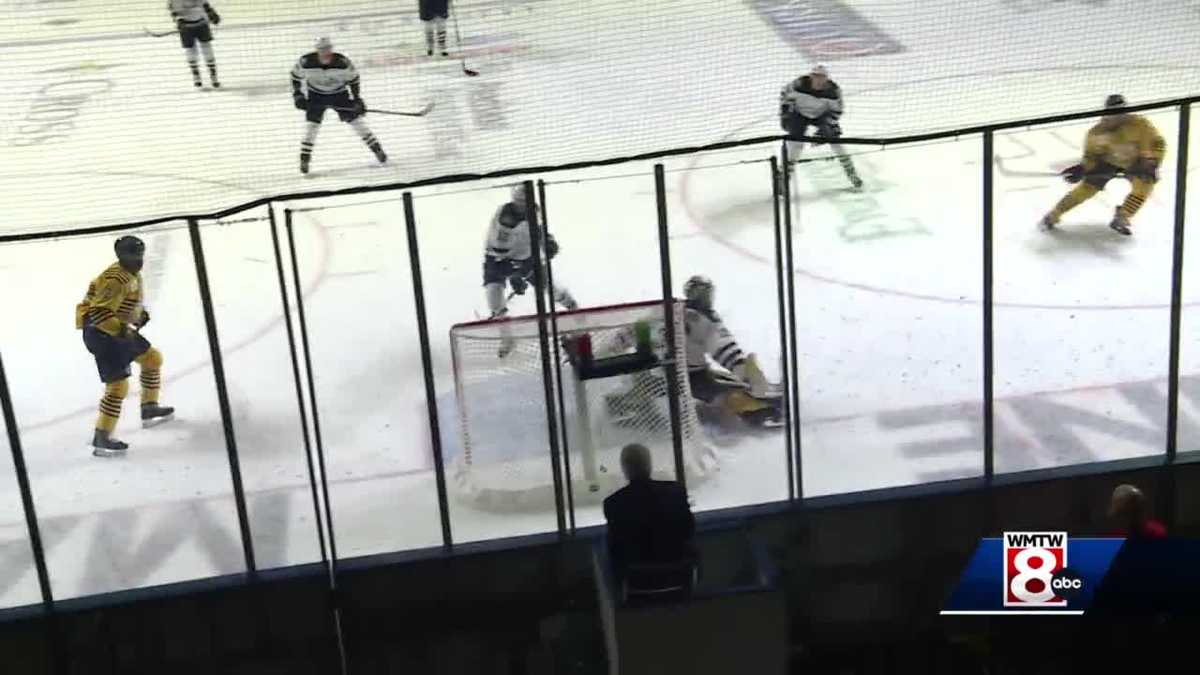 Mariners lose opener of busy weekend