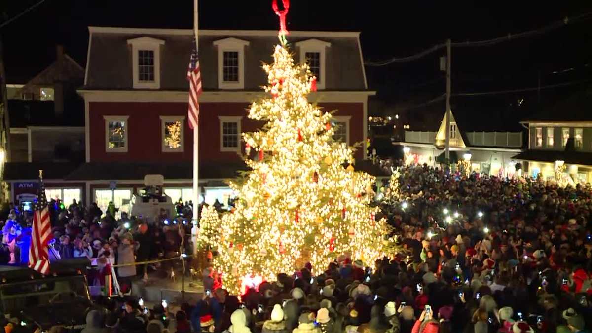 Kennebunkport honors George H.W. Bush during tree lighting
