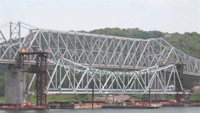Time lapse: Lifting 1st span of Milton Madison Bridge