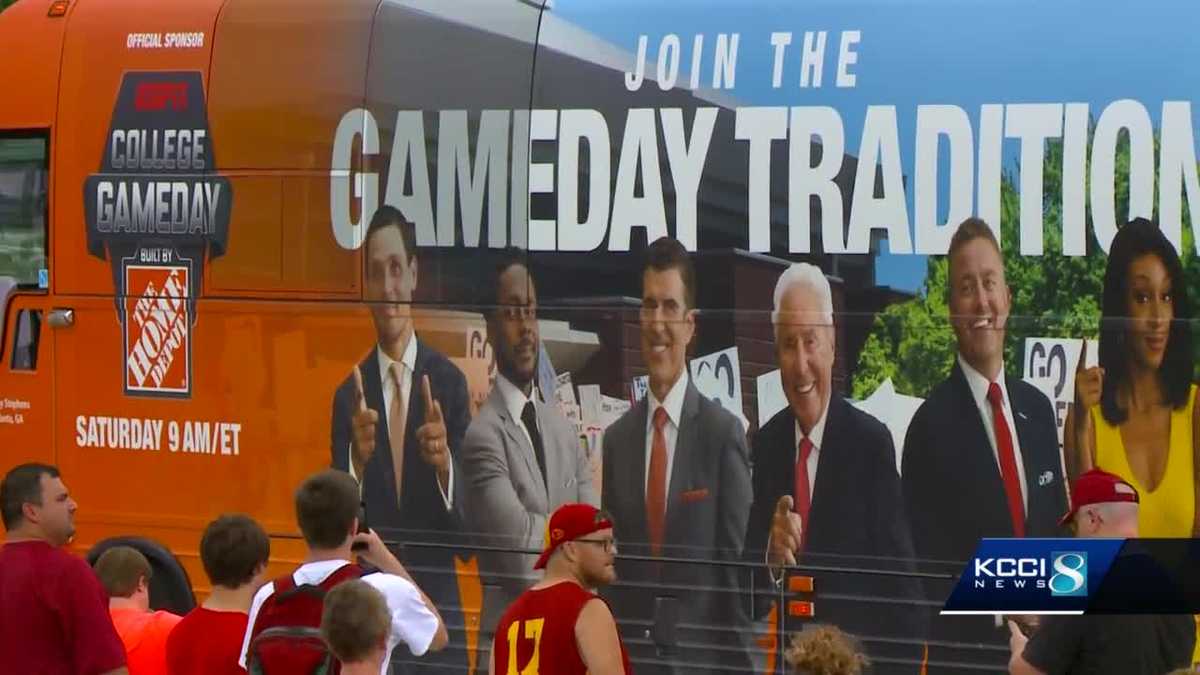 College GameDay bus rolls into Ames