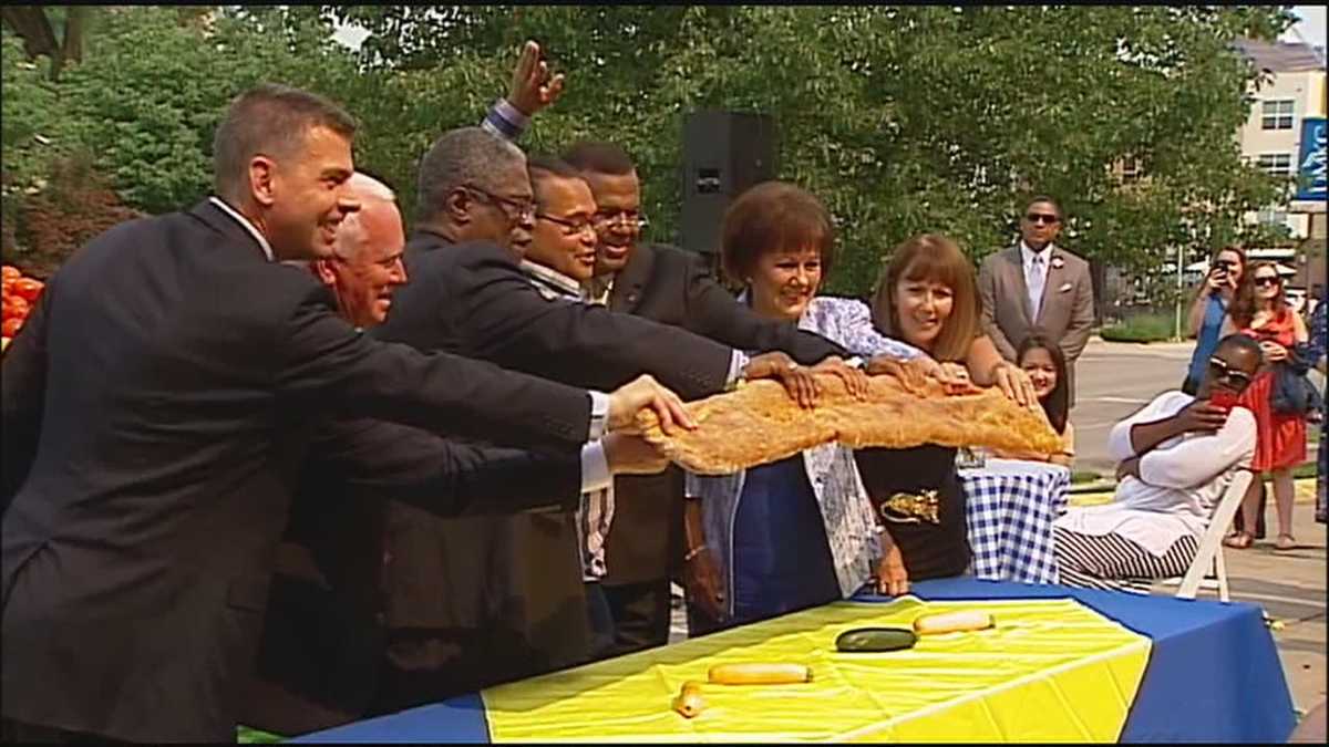 Bread-breaking ceremony kicks off project near UMKC