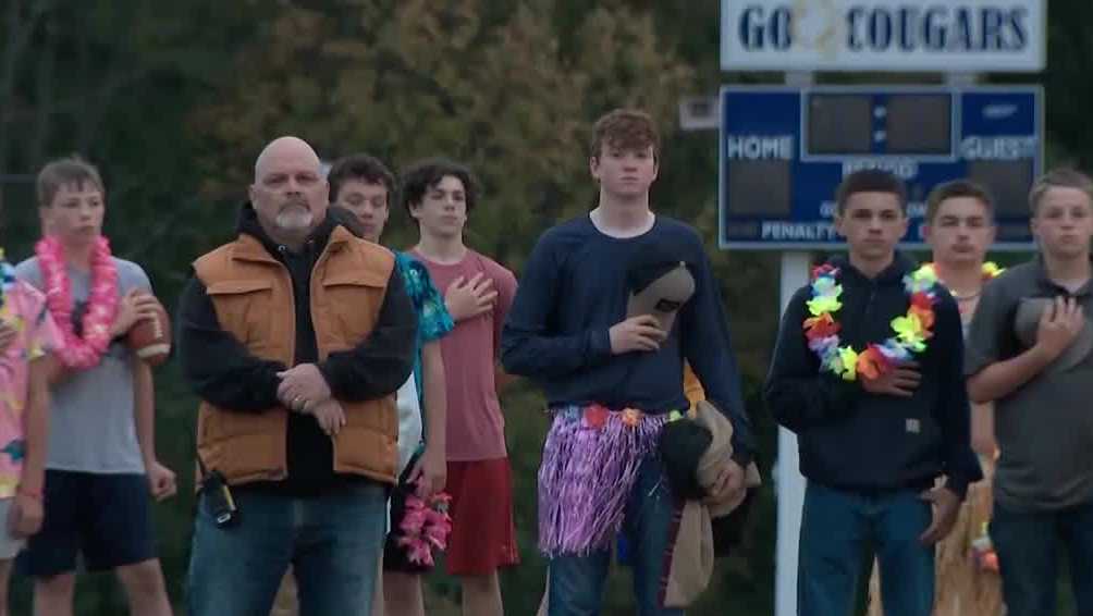 ConVal community show support for crash victims at football game