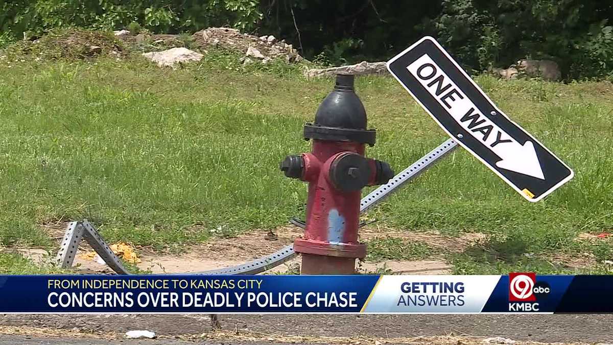 Independence police pursuit ends with deadly crash in Kansas City