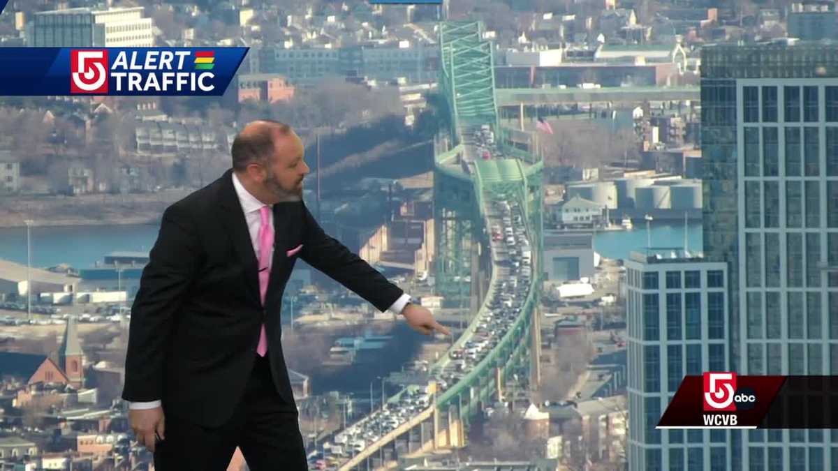 Heavy traffic due to two overturned vehicles near Tobin Bridge