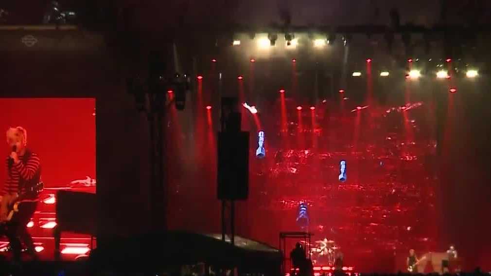 Green Day fans beat the crowds, catch free show outside Harley festival