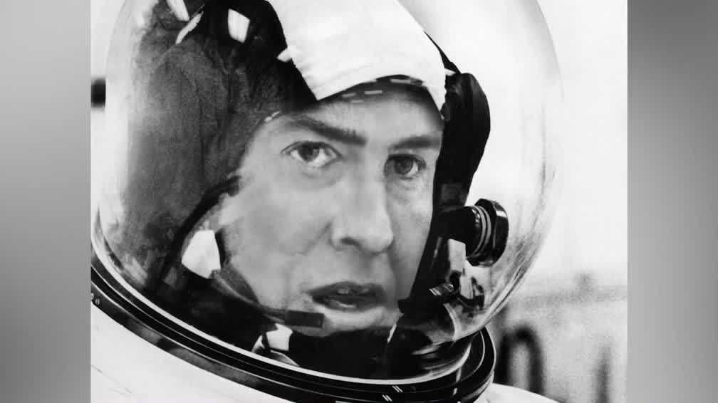 Milwaukee remembers Apollo 13 hero James Lovell