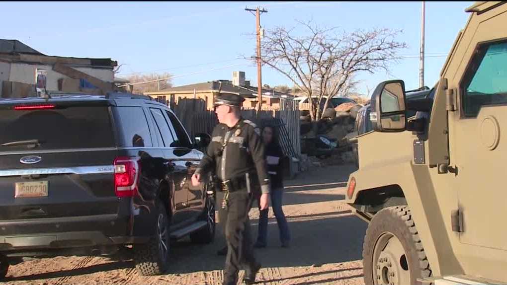 FBI to unseal warrant detailing operation on gangs, drugs and weapons