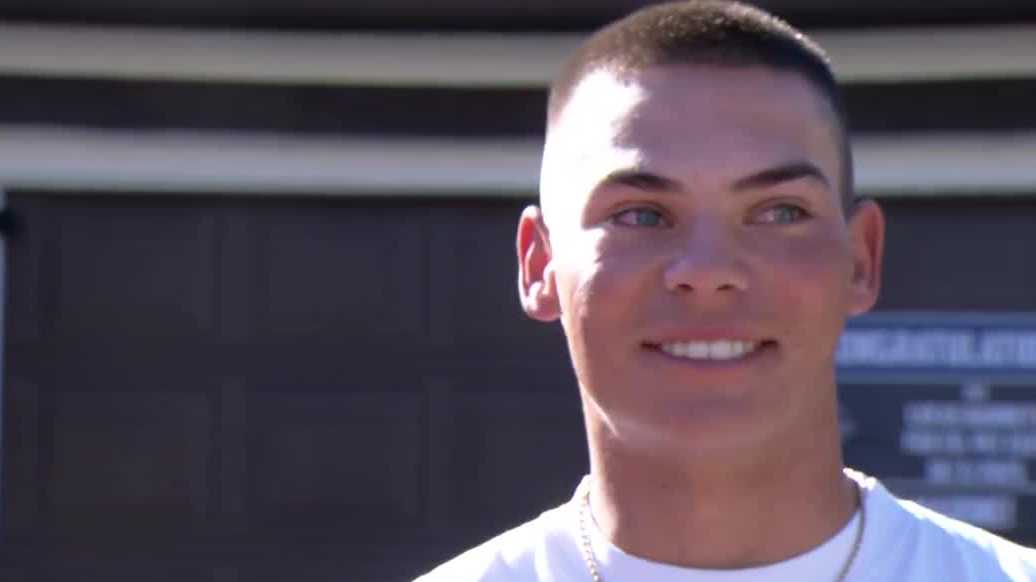 Rancho Murieta welcomes home new marine Lucas Barrett with surprise parade