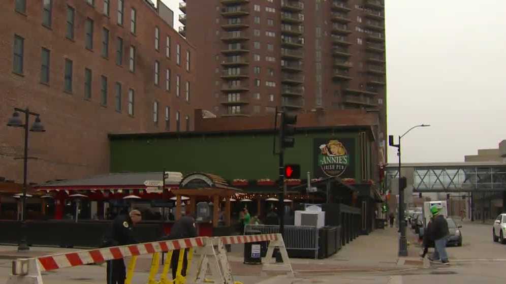 Bar goers celebrate St. Patrick's Day, bar owners weigh risk and reward ...