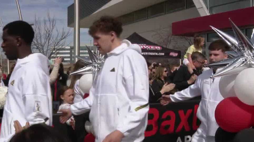 Omaha sends off Mavericks ahead of NCAA tournament