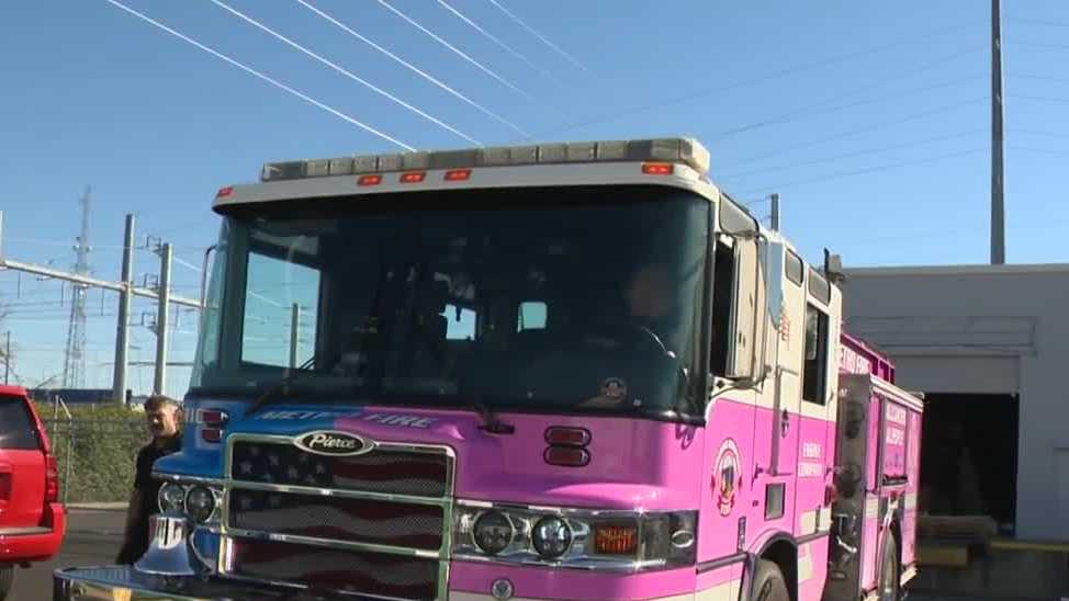 Sacramento Metro Fire engine wrapped in pink and blue to raise cancer ...