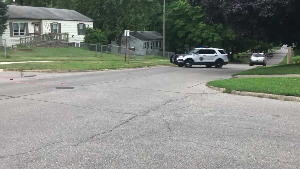 Police identify motorcyclist who died in DSM crash