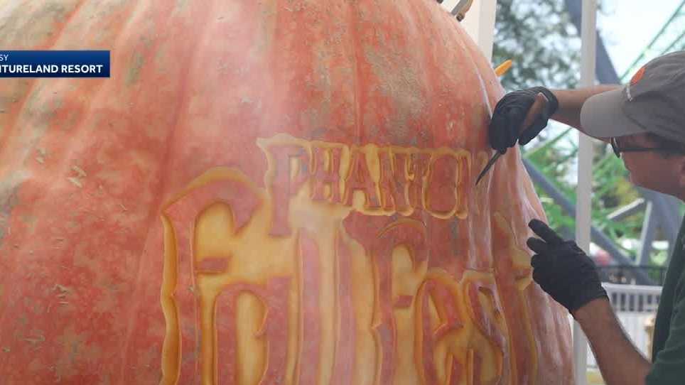 Iowa's largest pumpkin: Artist carving massive pumpkin at Adventureland ...
