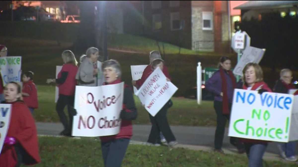 Parents protest reopening school; Plan still approved