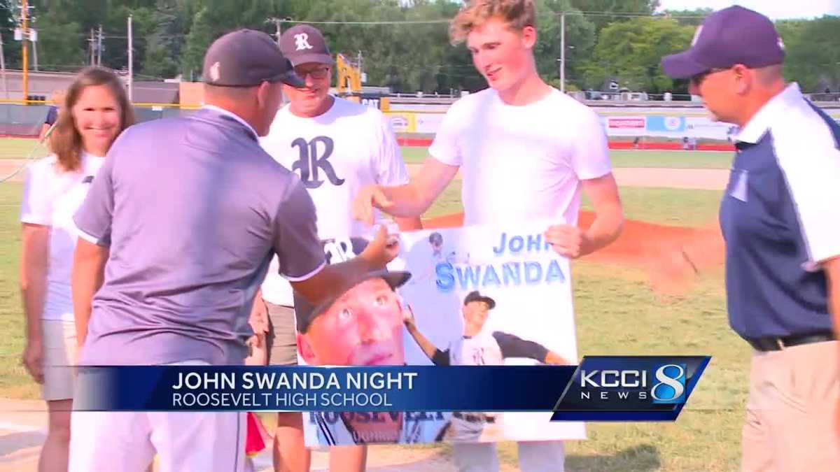 Swanda sendoff: Roosevelt standout heads to MLB