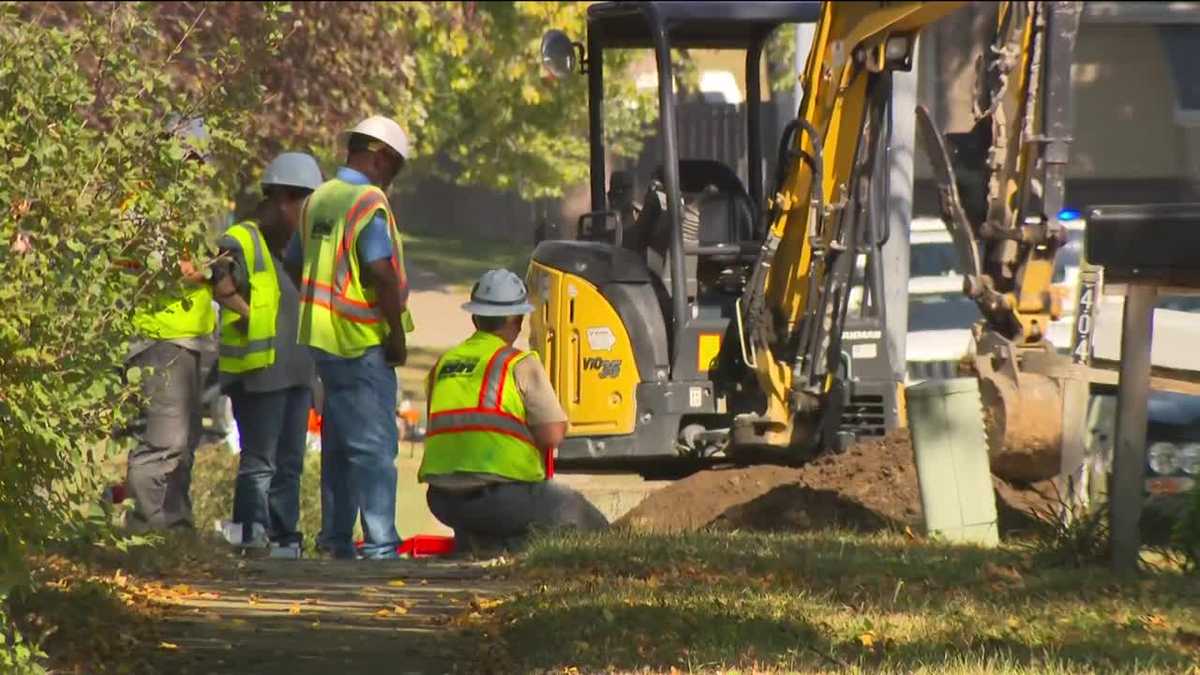 Construction crew hits gas line in Grimes, Iowa