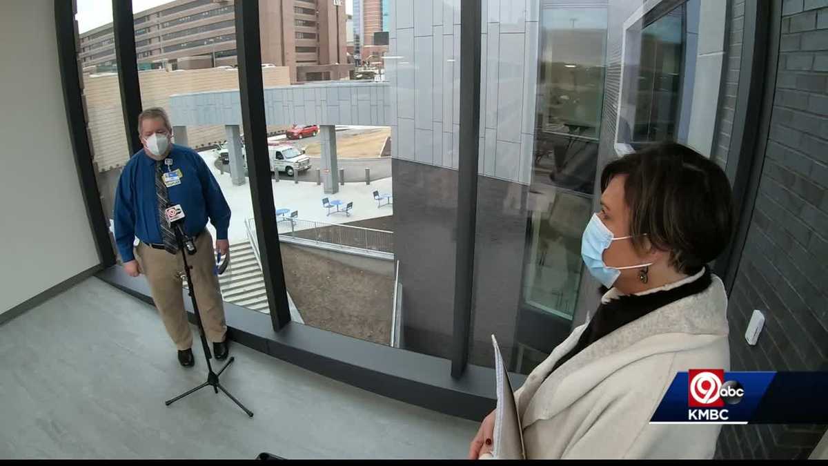 Hospital chaplain works to help people find peace in a deadly pandemic