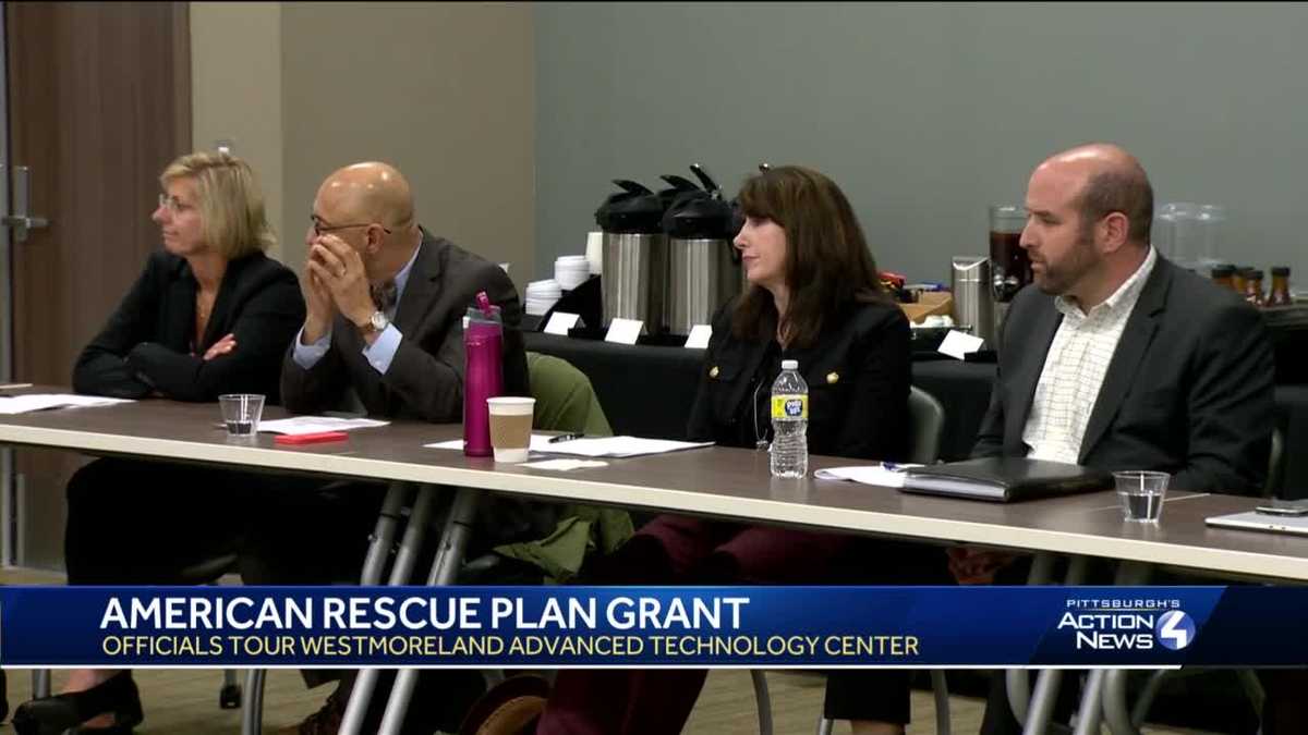Officials tour Westmoreland Advanced Technology Center