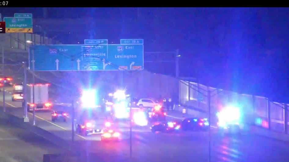 LMPD: 1 Man dead in crash on Watterson Expressway
