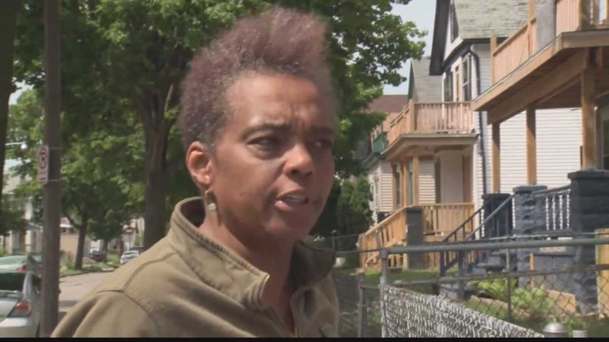 Milwaukee woman charged with hiding accused cop shooter in her home