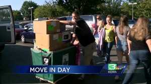 Sacramento State students move into their dorms
